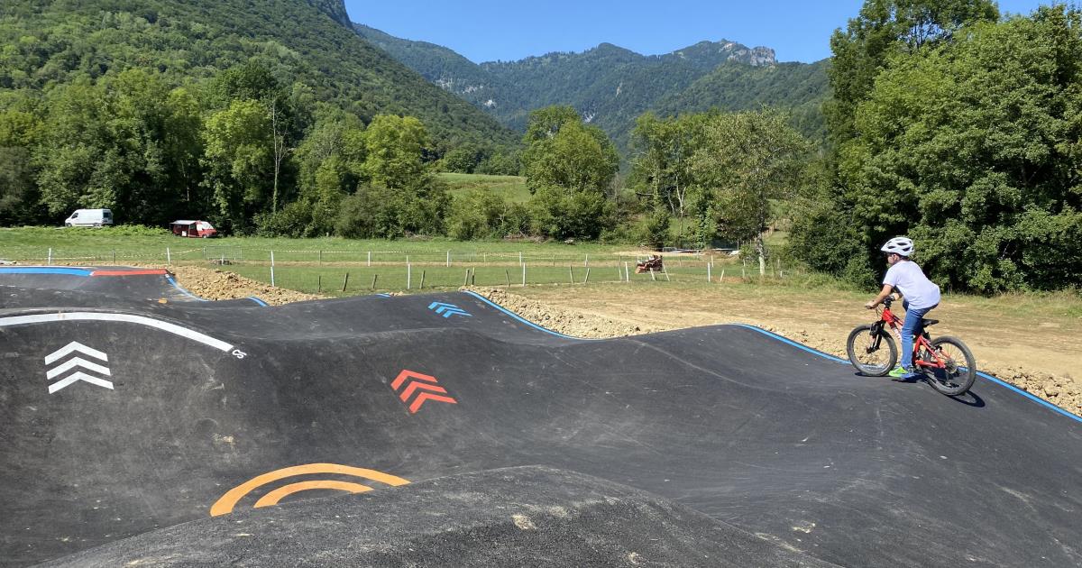 PUMPTRACK - ARBAS - Mountain bike course, Board and roller skating rink ...