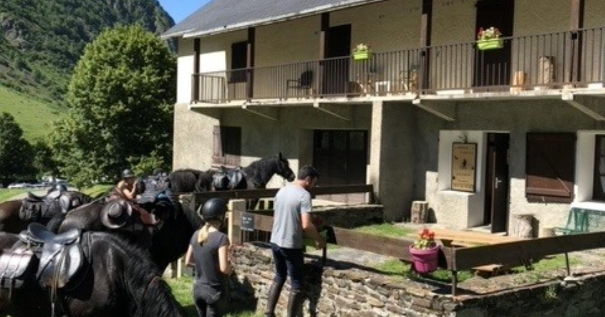 GITE D'ETAPE DES GRANGES D'ASTAU - OO - Casas rurales de grupo,
