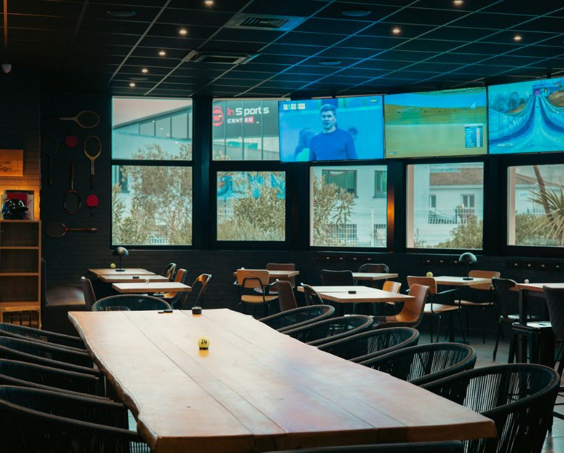 LE CARRÉ DES SPORTS - BEAUZELLE - Bar-restaurant, Bistrot - bar à vin ...